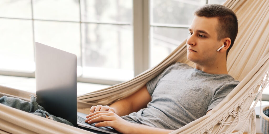 Entspannt Englisch lernen im Alltag: Die 8 besten Tipps